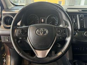 Brown Toyota RAV4 2016 in Siauliai, with an engine capacity of 1.99 L and mileage of 58 thousand km for 17700 €, photo 17 on AUTOMOTO.COM.LV