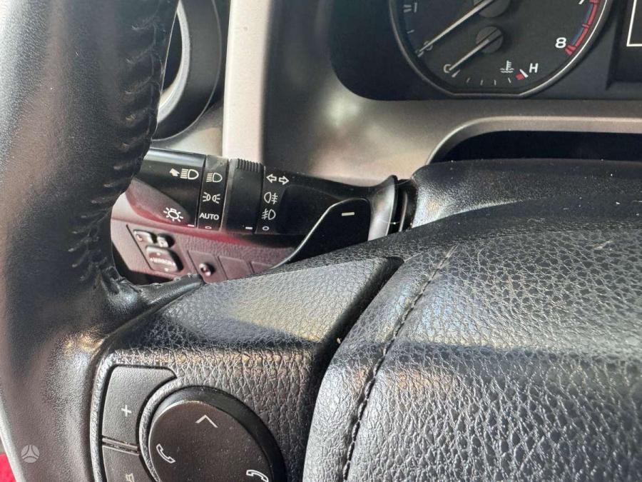 Brown Toyota RAV4 2016 in Siauliai, with an engine capacity of 1.99 L and mileage of 58 thousand km for 17700 €, photo 19 on AUTOMOTO.COM.LV