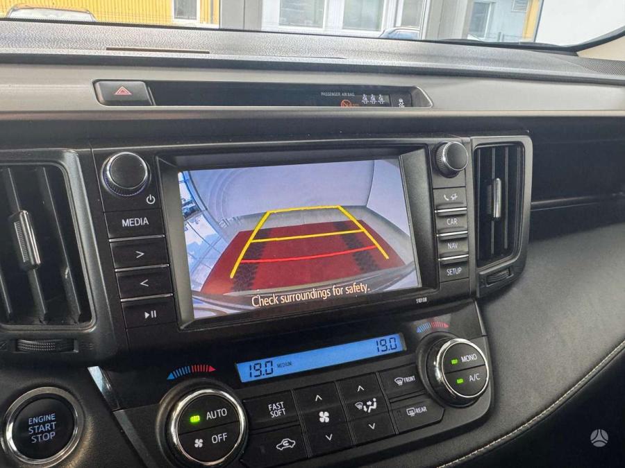 Brown Toyota RAV4 2016 in Siauliai, with an engine capacity of 1.99 L and mileage of 58 thousand km for 17700 €, photo 23 on AUTOMOTO.COM.LV