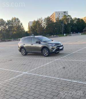 Brown Toyota RAV4 2016 in Riga, with an engine capacity of 2.00 L and mileage of 218 thousand km for 12000 €, photo 3 on AUTOMOTO.COM.LV