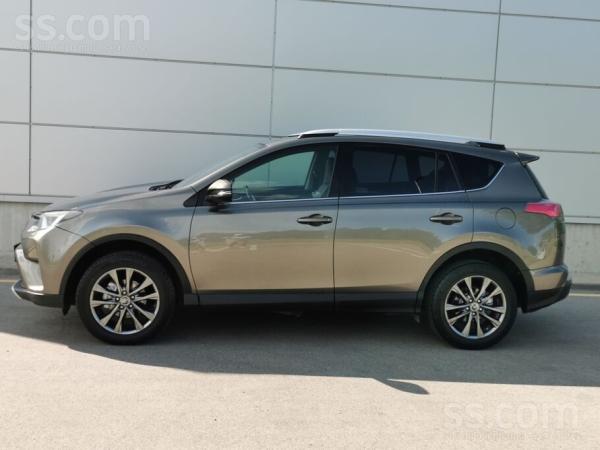Brown Toyota RAV4 2016 in Riga, with an engine capacity of 2.00 L and mileage of 0 thousand km for 13450 €, photo 2 on AUTOMOTO.COM.LV