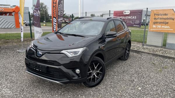 Brown Toyota RAV4 2016 in Marijampole, with an engine capacity of 2.50 L and mileage of 152 thousand km for 16990 €, photo 5 on AUTOMOTO.COM.LV