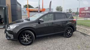 Brown Toyota RAV4 2016 in Marijampole, with an engine capacity of 2.50 L and mileage of 152 thousand km for 16990 €, photo 7 on AUTOMOTO.COM.LV
