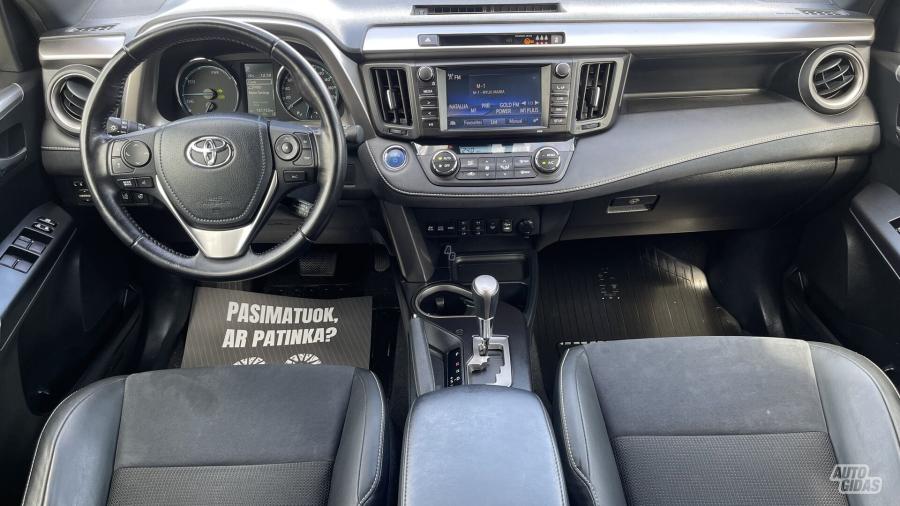Brown Toyota RAV4 2016 in Marijampole, with an engine capacity of 2.50 L and mileage of 152 thousand km for 16990 €, photo 18 on AUTOMOTO.COM.LV