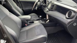 Brown Toyota RAV4 2016 in Marijampole, with an engine capacity of 2.50 L and mileage of 152 thousand km for 16990 €, photo 19 on AUTOMOTO.COM.LV