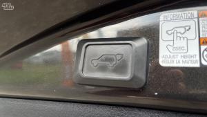 Brown Toyota RAV4 2016 in Marijampole, with an engine capacity of 2.50 L and mileage of 152 thousand km for 16990 €, photo 21 on AUTOMOTO.COM.LV