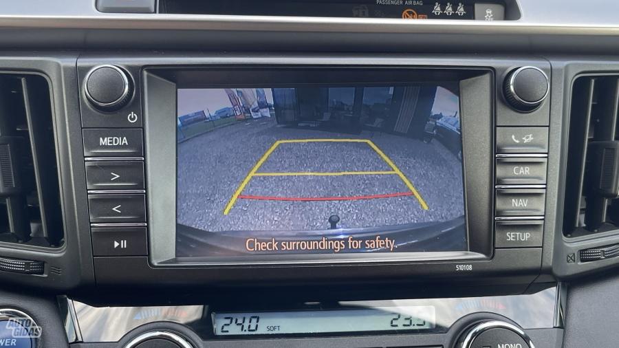 Brown Toyota RAV4 2016 in Marijampole, with an engine capacity of 2.50 L and mileage of 152 thousand km for 16990 €, photo 23 on AUTOMOTO.COM.LV