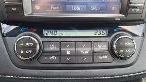 Brown Toyota RAV4 2016 in Marijampole, with an engine capacity of 2.50 L and mileage of 152 thousand km for 16990 €, photo 24 on AUTOMOTO.COM.LV