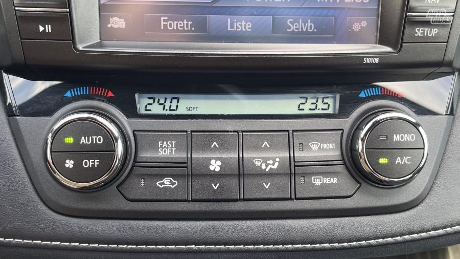 Brown Toyota RAV4 2016 in Marijampole, with an engine capacity of 2.50 L and mileage of 152 thousand km for 16990 €, photo 24 on AUTOMOTO.COM.LV