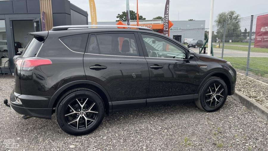 Brūns Toyota RAV4 2016 Marijampole, ar dzinēja tilpumu 2.50 L un nobraukumu 152 tūkst. km par 16990 €, foto 8 vietnē AUTOMOTO.COM.LV