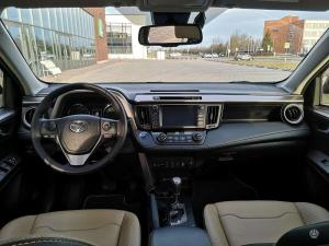 Brown Toyota RAV4 2016 in Kaunas, with an engine capacity of 2.49 L and mileage of 200 thousand km for 18500 €, photo 5 on AUTOMOTO.COM.LV