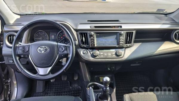 Brūns Toyota RAV4 2016 Daugavpils, ar dzinēja tilpumu 2.00 L un nobraukumu 172 tūkst. km par 13850 €, foto 7 vietnē AUTOMOTO.COM.LV