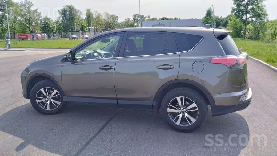 Brūns Toyota RAV4 2016 Daugavpils, ar dzinēja tilpumu 2.00 L un nobraukumu 172 tūkst. km par 13850 €, foto 6 vietnē AUTOMOTO.COM.LV