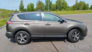Brūns Toyota RAV4 2016 Daugavpils, ar dzinēja tilpumu 2.00 L un nobraukumu 172 tūkst. km par 13850 €, foto 7 vietnē AUTOMOTO.COM.LV