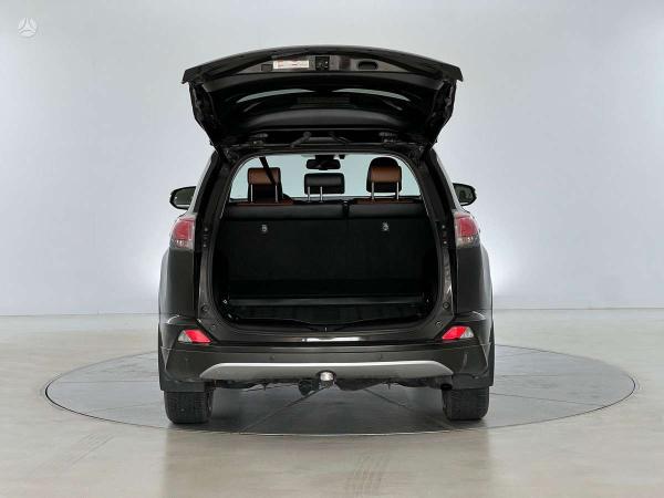 Brūns Toyota RAV4 2016 Viļņa, ar dzinēja tilpumu 2.49 L un nobraukumu 148 tūkst. km par 21900 €, foto 10 vietnē AUTOMOTO.COM.LV