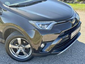 Brown Toyota RAV4 2016 in Vilkaviskis, with an engine capacity of 2.00 L and mileage of 196 thousand km for 12500 €, photo 9 on AUTOMOTO.COM.LV