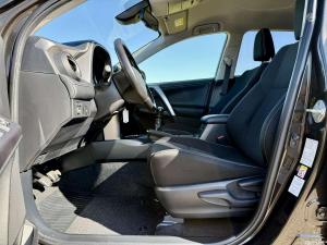 Brown Toyota RAV4 2016 in Vilkaviskis, with an engine capacity of 2.00 L and mileage of 196 thousand km for 12500 €, photo 10 on AUTOMOTO.COM.LV