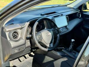 Brown Toyota RAV4 2016 in Vilkaviskis, with an engine capacity of 2.00 L and mileage of 196 thousand km for 12500 €, photo 11 on AUTOMOTO.COM.LV