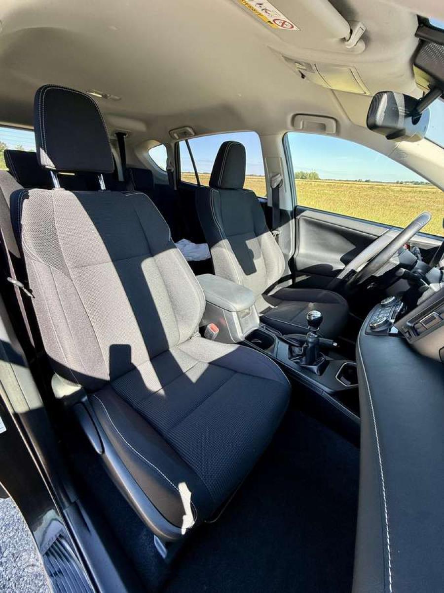 Brown Toyota RAV4 2016 in Vilkaviskis, with an engine capacity of 2.00 L and mileage of 196 thousand km for 12500 €, photo 20 on AUTOMOTO.COM.LV