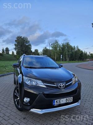 Brown Toyota RAV4 2016 in Daugavpils, with an engine capacity of 2.20 L and mileage of 201 thousand km for 13000 €, photo 3 on AUTOMOTO.COM.LV