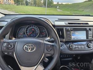 Brown Toyota RAV4 2016 in Daugavpils, with an engine capacity of 2.20 L and mileage of 201 thousand km for 13000 €, photo 7 on AUTOMOTO.COM.LV