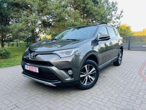 Brown Toyota RAV4 2016 in Druskininkai, with an engine capacity of 2.00 L and mileage of 212 thousand km for 12490 €, photo  on AUTOMOTO.COM.LV