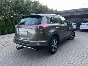 Brown Toyota RAV4 2016 in Druskininkai, with an engine capacity of 2.00 L and mileage of 212 thousand km for 12490 €, photo 6 on AUTOMOTO.COM.LV