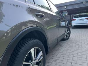 Brown Toyota RAV4 2016 in Druskininkai, with an engine capacity of 2.00 L and mileage of 212 thousand km for 12490 €, photo 14 on AUTOMOTO.COM.LV