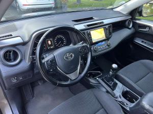 Brown Toyota RAV4 2016 in Druskininkai, with an engine capacity of 2.00 L and mileage of 212 thousand km for 12490 €, photo 21 on AUTOMOTO.COM.LV