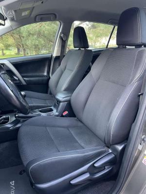Brown Toyota RAV4 2016 in Druskininkai, with an engine capacity of 2.00 L and mileage of 212 thousand km for 12490 €, photo 23 on AUTOMOTO.COM.LV