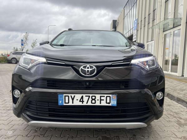 Brown Toyota RAV4 2016 in Vilnius, with an engine capacity of 2.00 L and mileage of 195 thousand km for 12400 €, photo 7 on AUTOMOTO.COM.LV