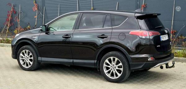 Brown Toyota RAV4 2016 in Vilnius, with an engine capacity of 2.49 L and mileage of 188 thousand km for 16850 €, photo 9 on AUTOMOTO.COM.LV