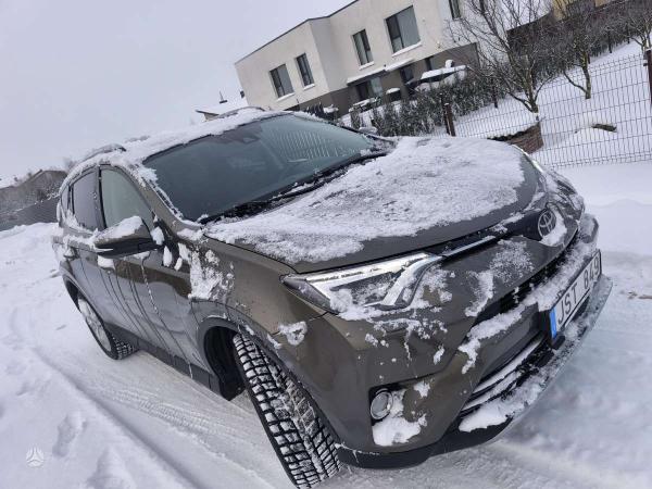 Brūns Toyota RAV4 2017 Kauņa, ar dzinēja tilpumu 2.00 L un nobraukumu 173 tūkst. km par 14500 €, foto 1 vietnē AUTOMOTO.COM.LV