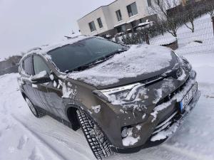 Brūns Toyota RAV4 2017 Kauņa, ar dzinēja tilpumu 2.00 L un nobraukumu 173 tūkst. km par 14500 €, foto  vietnē AUTOMOTO.COM.LV