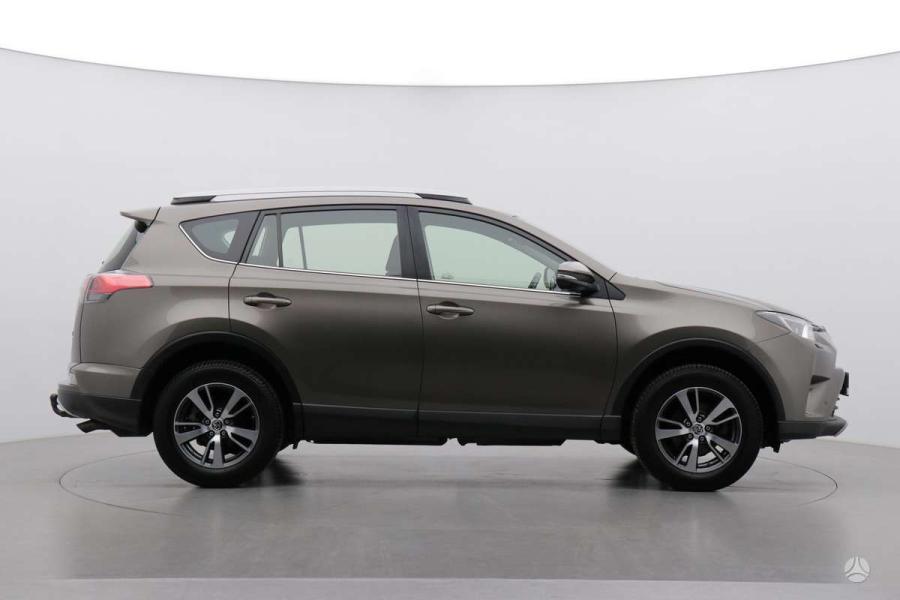 Brūns Toyota RAV4 2017 Viļņa, ar dzinēja tilpumu 1.99 L un nobraukumu 171 tūkst. km par 15900 €, foto 17 vietnē AUTOMOTO.COM.LV
