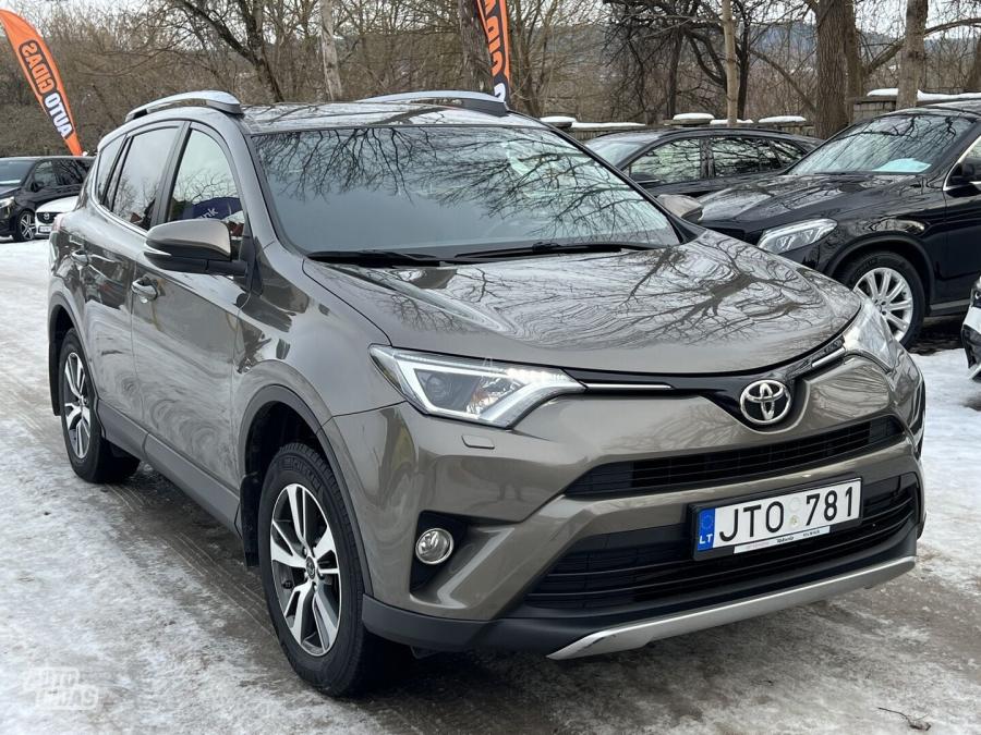 Brūns Toyota RAV4 2017 Viļņa, ar dzinēja tilpumu 2.00 L un nobraukumu 131 tūkst. km par 17000 €, foto 7 vietnē AUTOMOTO.COM.LV
