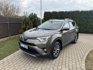 Коричневый Тойота РАВ 4 2017 в Рига, объемом двигателя 2.50 л и пробегом 105 тыс. км за 18300 €, фото  на AUTOMOTO.COM.LV