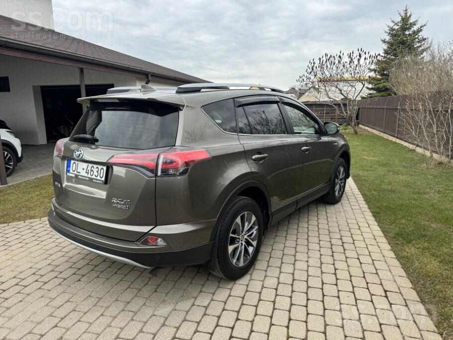 Brūns Toyota RAV4 2017 Rīga, ar dzinēja tilpumu 2.50 L un nobraukumu 105 tūkst. km par 18300 €, foto 5 vietnē AUTOMOTO.COM.LV
