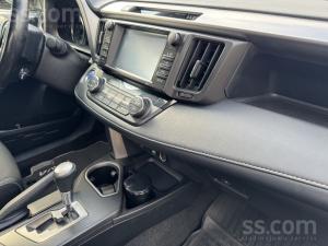 Brūns Toyota RAV4 2017 Rīga, ar dzinēja tilpumu 2.50 L un nobraukumu 105 tūkst. km par 18300 €, foto 13 vietnē AUTOMOTO.COM.LV