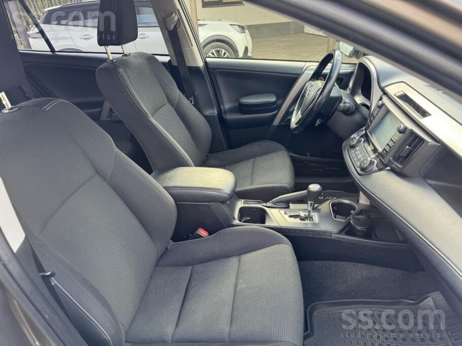 Brūns Toyota RAV4 2017 Rīga, ar dzinēja tilpumu 2.50 L un nobraukumu 105 tūkst. km par 18300 €, foto 14 vietnē AUTOMOTO.COM.LV