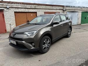 Brown Toyota RAV4 2017 in Riga, with an engine capacity of 2.00 L and mileage of 173 thousand km for 13500 €, photo  on AUTOMOTO.COM.LV
