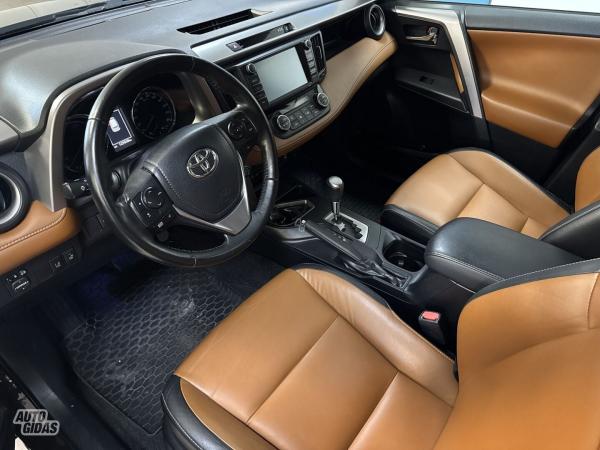 Brūns Toyota RAV4 2017 Viļņa, ar dzinēja tilpumu 2.50 L un nobraukumu 126 tūkst. km par 18999 €, foto 8 vietnē AUTOMOTO.COM.LV