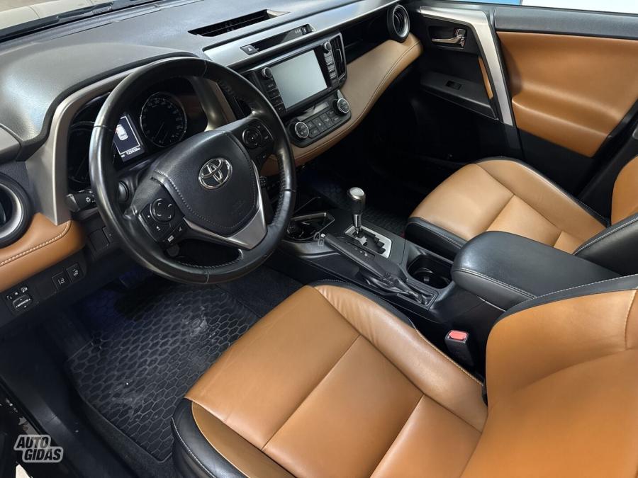 Brūns Toyota RAV4 2017 Viļņa, ar dzinēja tilpumu 2.50 L un nobraukumu 126 tūkst. km par 18999 €, foto 9 vietnē AUTOMOTO.COM.LV