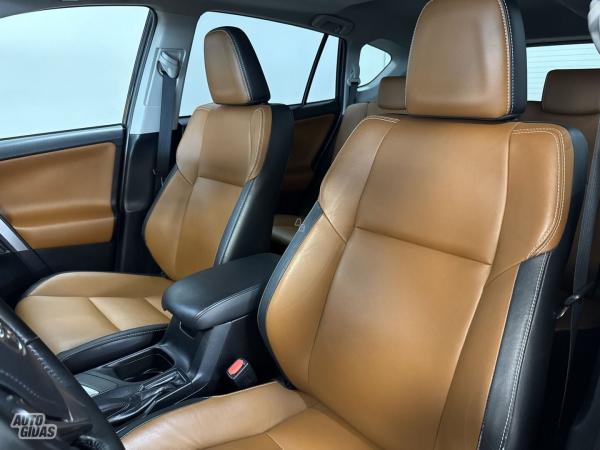 Brūns Toyota RAV4 2017 Viļņa, ar dzinēja tilpumu 2.50 L un nobraukumu 126 tūkst. km par 18999 €, foto 10 vietnē AUTOMOTO.COM.LV