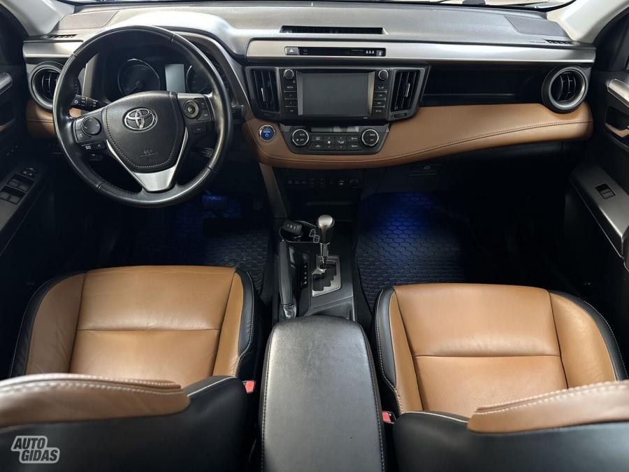 Brūns Toyota RAV4 2017 Viļņa, ar dzinēja tilpumu 2.50 L un nobraukumu 126 tūkst. km par 18999 €, foto 13 vietnē AUTOMOTO.COM.LV