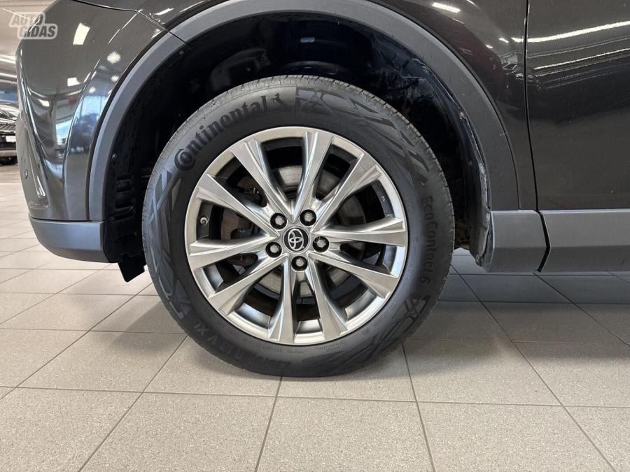 Brūns Toyota RAV4 2017 Viļņa, ar dzinēja tilpumu 2.50 L un nobraukumu 126 tūkst. km par 18999 €, foto 18 vietnē AUTOMOTO.COM.LV