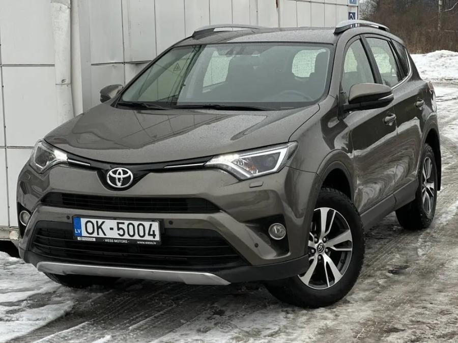 Brūns Toyota RAV4 2017 Rīga, ar dzinēja tilpumu 2.00 L un nobraukumu 94 tūkst. km par 16600 €, foto 1 vietnē AUTOMOTO.COM.LV