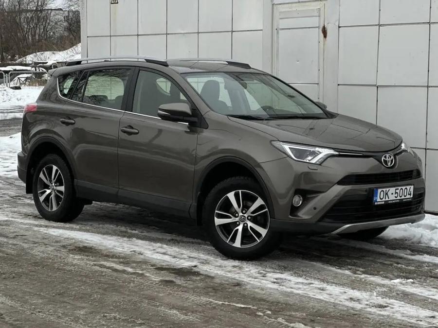 Brūns Toyota RAV4 2017 Rīga, ar dzinēja tilpumu 2.00 L un nobraukumu 94 tūkst. km par 16600 €, foto 5 vietnē AUTOMOTO.COM.LV