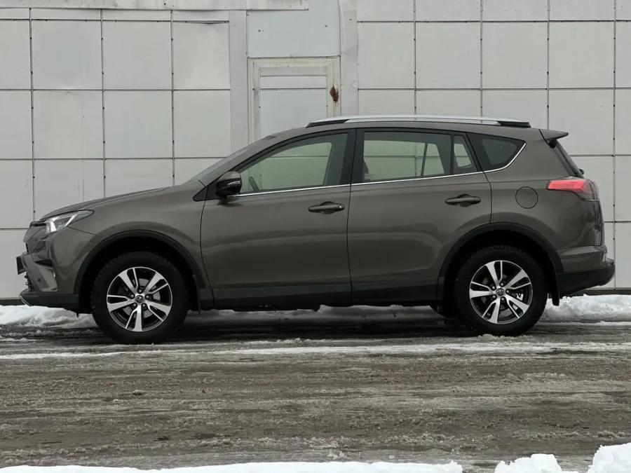 Brūns Toyota RAV4 2017 Rīga, ar dzinēja tilpumu 2.00 L un nobraukumu 94 tūkst. km par 16600 €, foto 6 vietnē AUTOMOTO.COM.LV