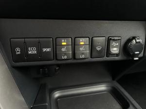 Brūns Toyota RAV4 2017 Rīga, ar dzinēja tilpumu 2.00 L un nobraukumu 94 tūkst. km par 16600 €, foto 19 vietnē AUTOMOTO.COM.LV